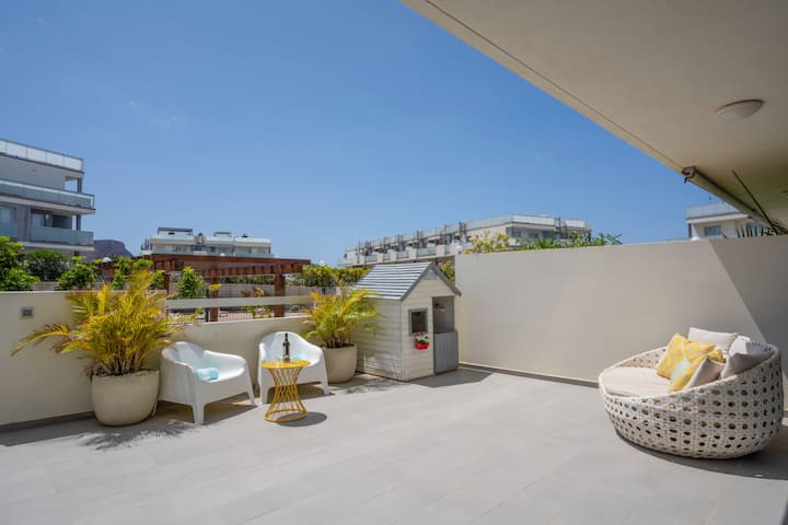 Oasis In The South Of Tenerife - El Médano