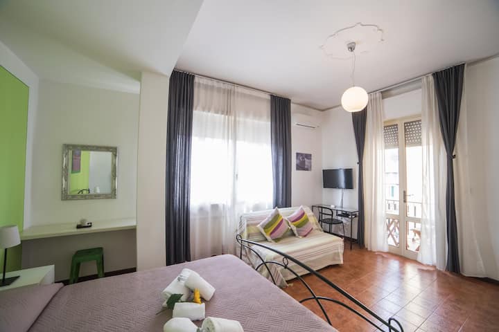 Camera Tripla Con Balcone - Bagno Privato Esterno - Lucca
