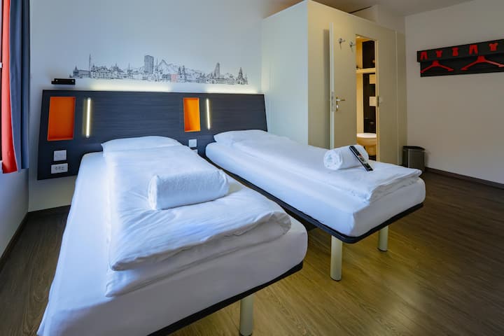 Twin Room • Central Zürich • Swim & Adventure - Canton of Zürich