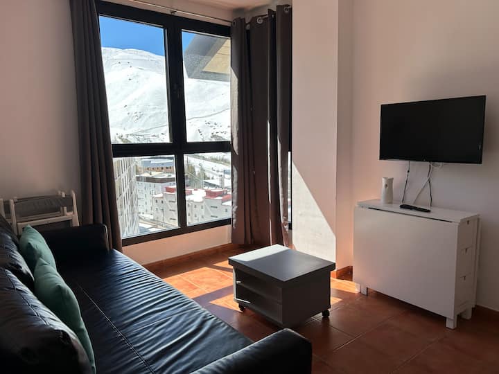 Monte Gorbea · Vistas A La Montaña Y Parking - Sierra Nevada