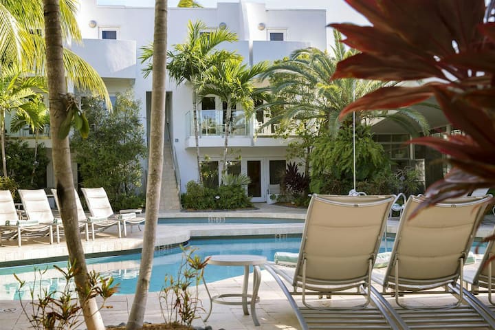 2-king Bedroom Flat Suite With Stunning Pool View! - Key West, FL