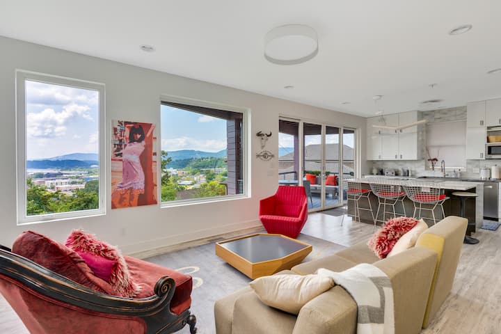 Chatt Pulse:spacious, Chic Chattanooga Retreat - Signal Mountain, TN