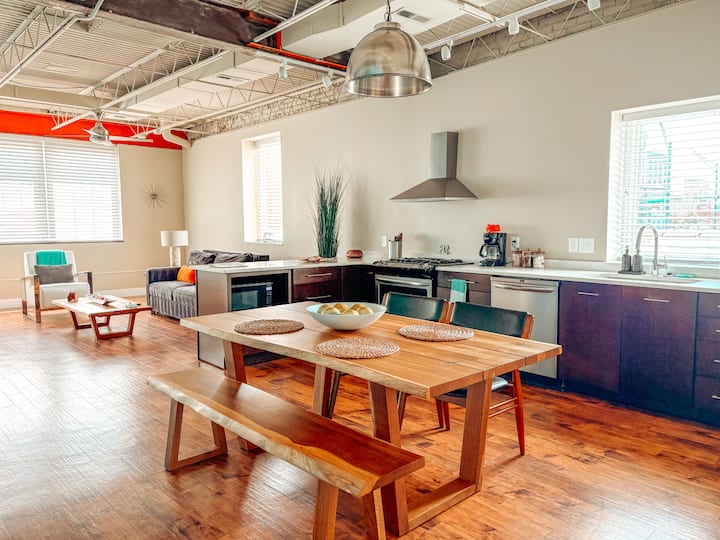 Central Apt: Xbox S, Walk To Tanger & Coffee Shop - Greensboro, NC