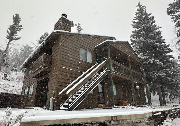 Hummingbird Hollow With High Speed Wifi - Red River, NM