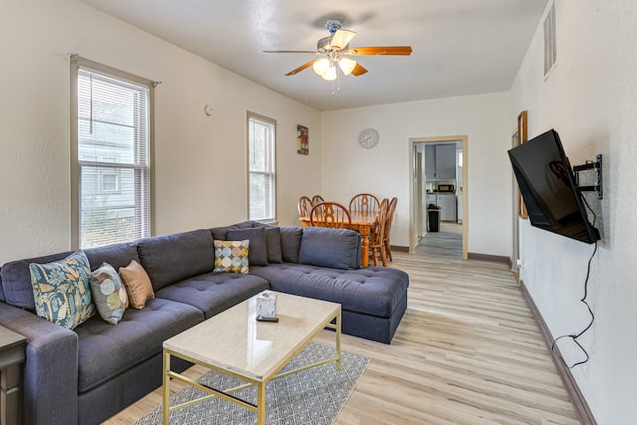 2 Mi To Dtwn: Salina Home W/ Deck & Yard - Rolling Hills Zoo, Salina