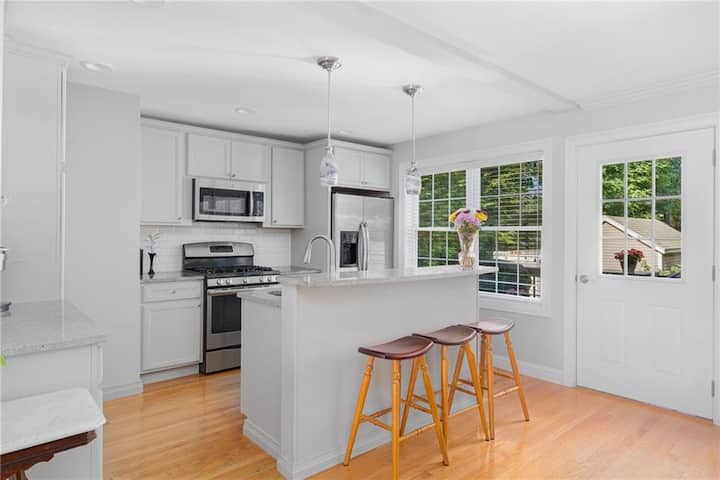 Beautiful Home, Pocketed Along Narrow River - Narragansett, RI