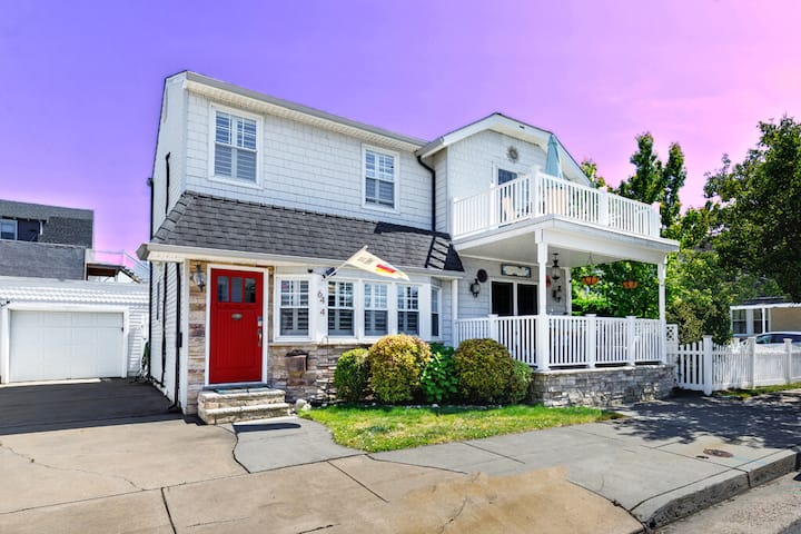 Private 2 Home Haven: 3 Blks To Beach, Fenced Yard - Ventnor City, NJ