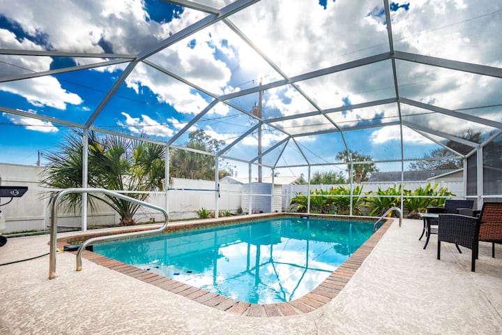 Casa Loma | Private Heated Pool • Close To Beaches - Englewood, FL