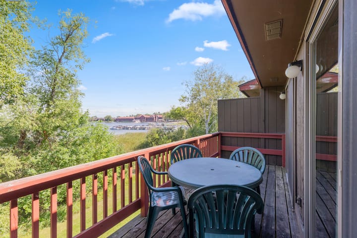Marina Bay 2br Condo W/ Garage And Lake Views - Breezy Point, MN