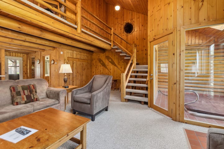 Cozy Breezy Point Condo With Golf Views - Breezy Point, MN