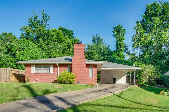 Inviting Vicksburg Home W/ Patio + Charcoal Grill! - Vicksburg, MS