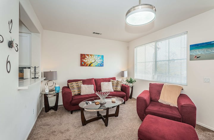 Little Legends Family Townhome: Near Legoland! - San Marcos, CA