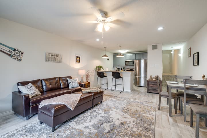 Lake Conroe Condo: Patio & Water Views - Conroe, TX