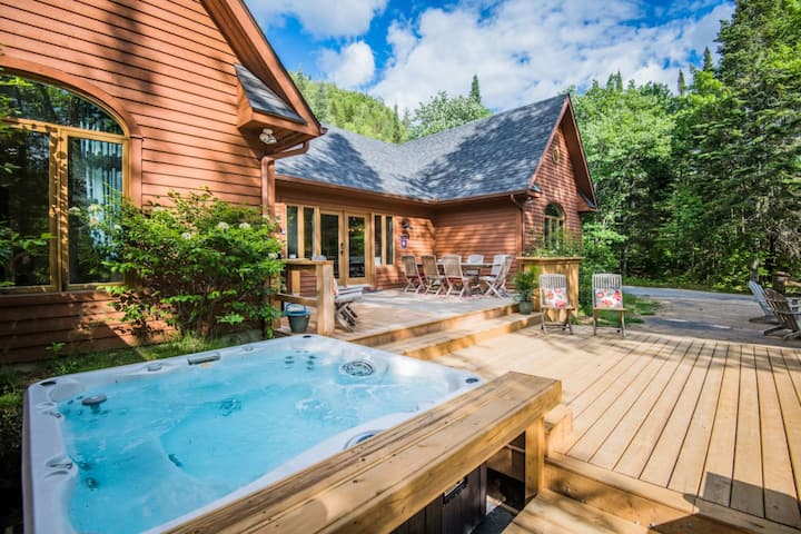 Chalet Au Mont-tremblant : Jacuzzi Et Sauna - Laurentides
