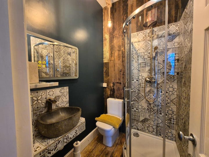 Brooklyn Villa - Contractor Friendly - - Norwich