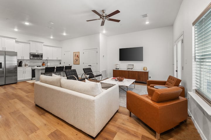 Walk To Cowboys Football | Free Parking + Rooftop - Arlington, TX