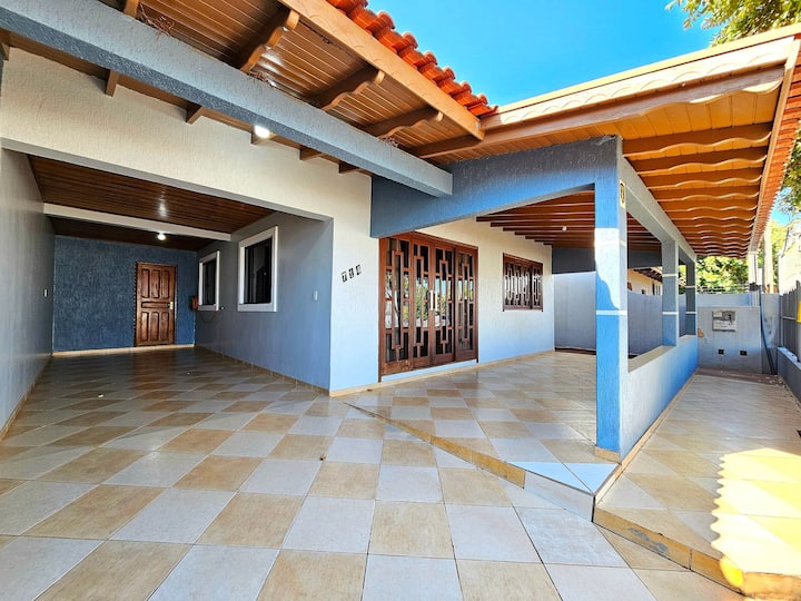 Casa Familiar Espaço Amplo Com Churrasqueira - Foz do Iguaçu