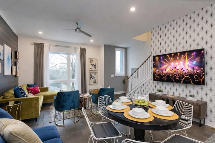 Stylish East Nashville Getaway Perfect For Groups! - Nashville, TN