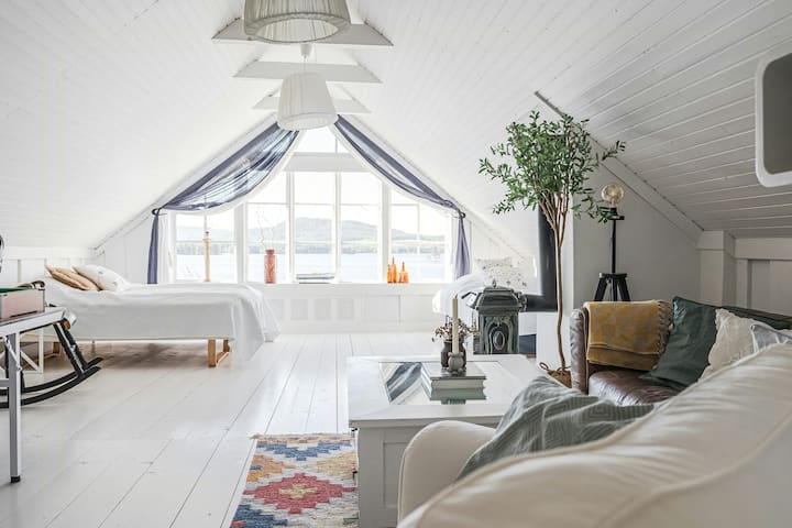 Rural House With Panoramic View Over Lake Hansa - Delsbo