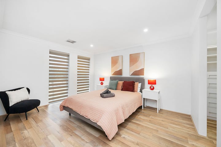 17 Stunning Family Home In Brabham - Perth