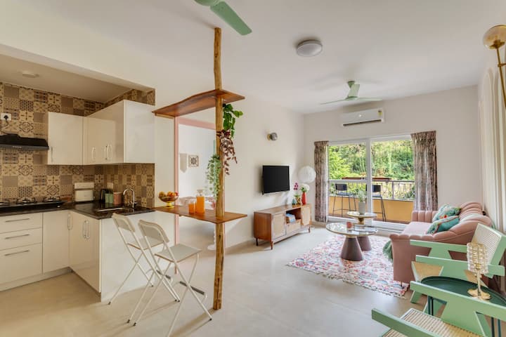 Pink Door 1bhk Apartment With Pool & Gym, Candolim - Goa