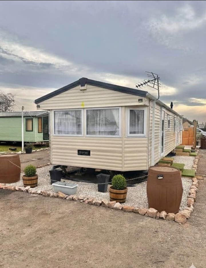 Delta, Bromley 4-bedroom Caravan - Glasgow