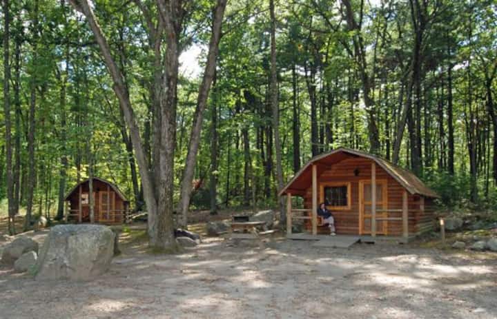 2 Room Rustic Cabin (Accessible) - Littleton, MA