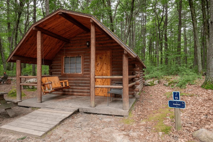 2 Room Rustic Cabin (Accessible) - Littleton, MA