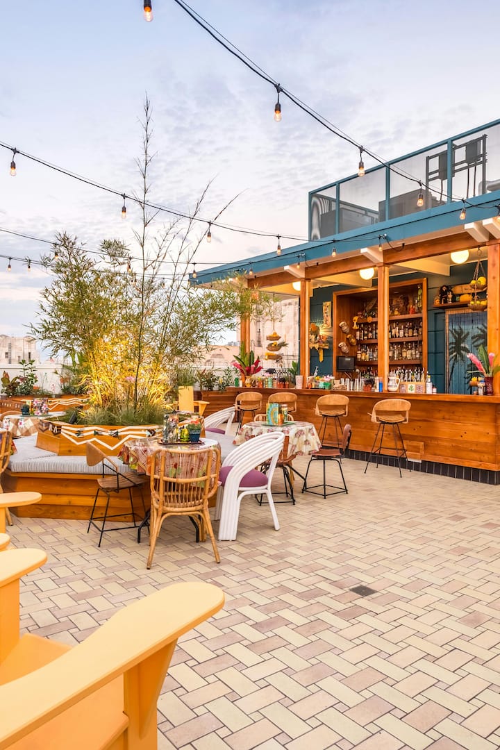 Rooftop Pool & City Views From Your Room -