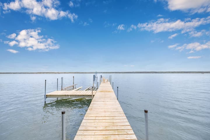 Lakeside Getaway - Modern Lake Living - Seneca Falls, NY