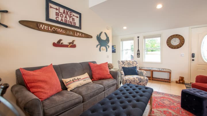 Lakeside Getaway - Modern Lake Living - Seneca Falls, NY