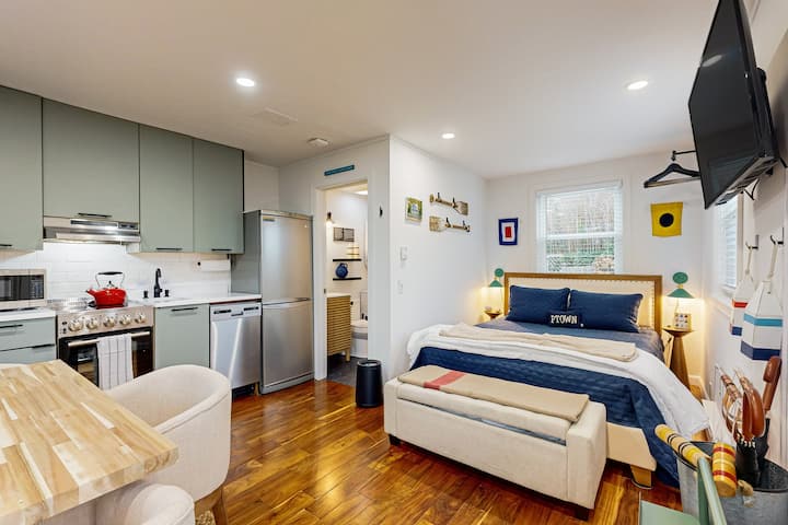 Studio Condo Close To Beach W/ Patio, & W & D - Provincetown, MA