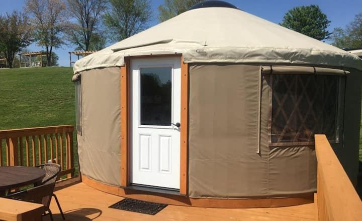 Yurts - King Bed - Luray, VA