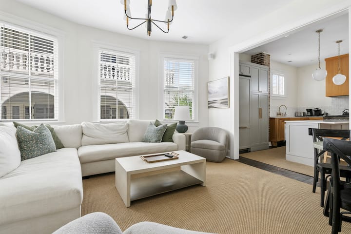 The Gardenia House | Unit B | Sleeps 13 - Charleston, SC