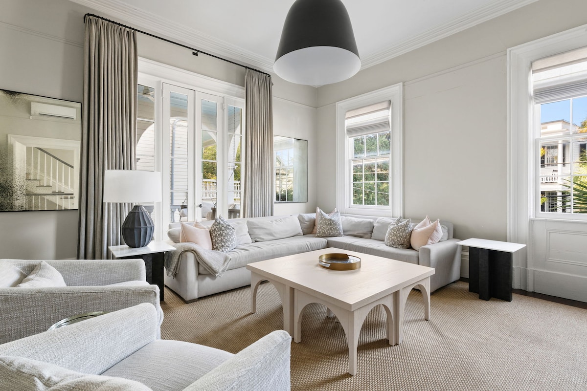 Thomas Waring House | Sleeps 23 | Multi-Unit Renta - Houses for Rent in ...