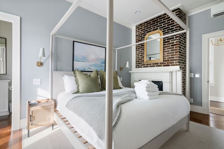 Thomas Waring House | Unit A | Sleeps 11 - Charleston, SC
