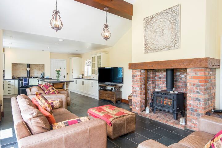 1 Homecroft Bungalows - Tenby