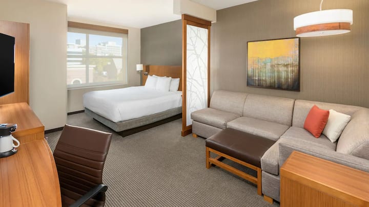 Enjoyable Stay! 4 Spacious Units W/ Onsite Pool! - Greenville, SC