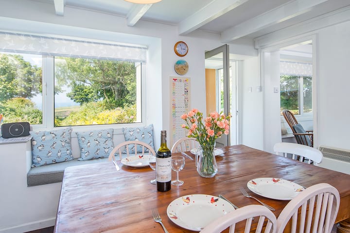 Caerau Isaf - Trefin