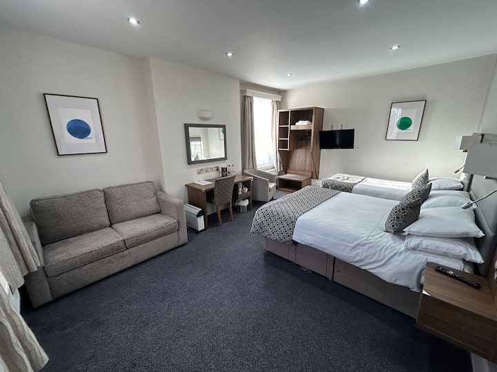 Superior Family Room - Wellingborough