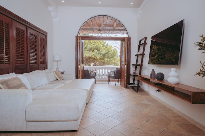 Stunning Terrace Hidden Among Ruins  Ofcascoviejo - Panama