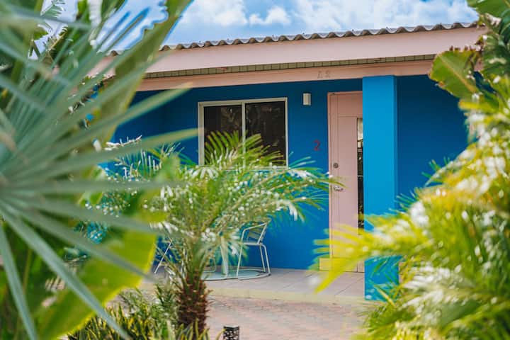 Private Retreat • King Bed • Near Palm Beach - Aruba