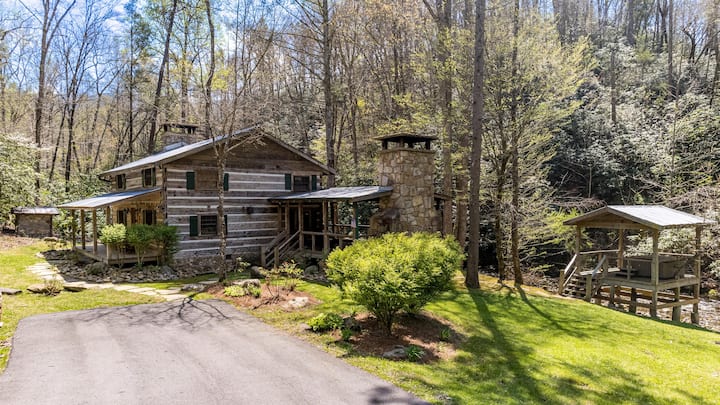 Indian Creek | Pool Table + Hot Tub - Cosby, TN