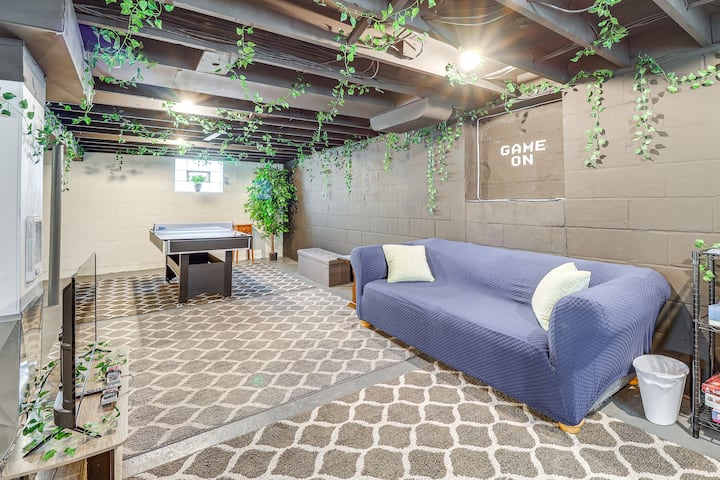 Game Room & Fire Pit: West Mifflin Home! - Pirate, West Mifflin