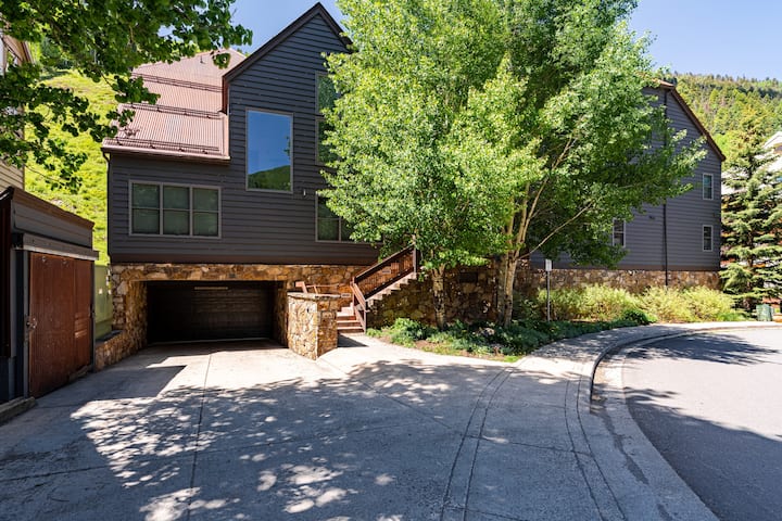 Etta Place 1 By Avantstay | Ski/in-ski-out + Views - Telluride, CO