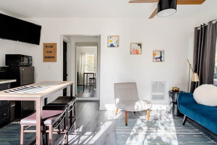 Minutes From Sofi Stadium & Lax I Bright Home - Los Angeles, CA