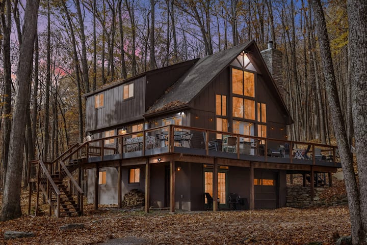 Mountain House W/fireplace & Hiking Trails - Berkeley Springs, WV