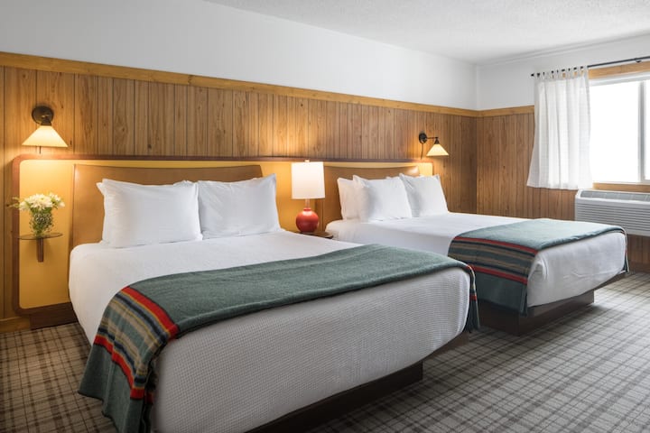 2 Lodge-styled Rooms Near Dt Jackson – 5 Min Away - Jackson, WY