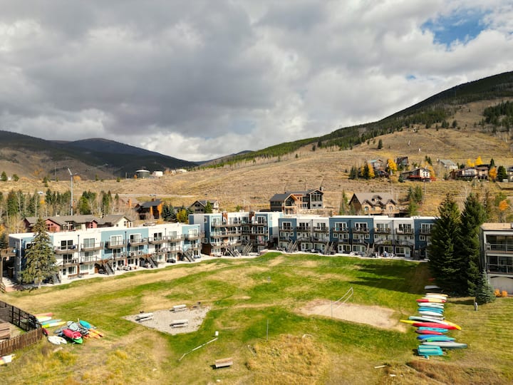 Beautiful Lake Dillon Condo Available Monthly! - Summit County, CO