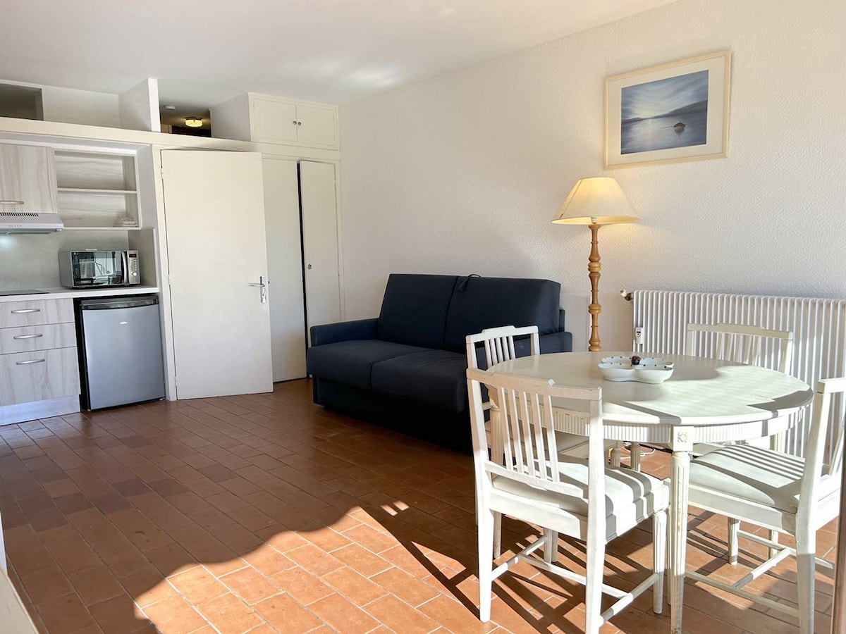 Cozy studio near the beach, Le Lavandou - Flats for Rent in Le Lavandou ...